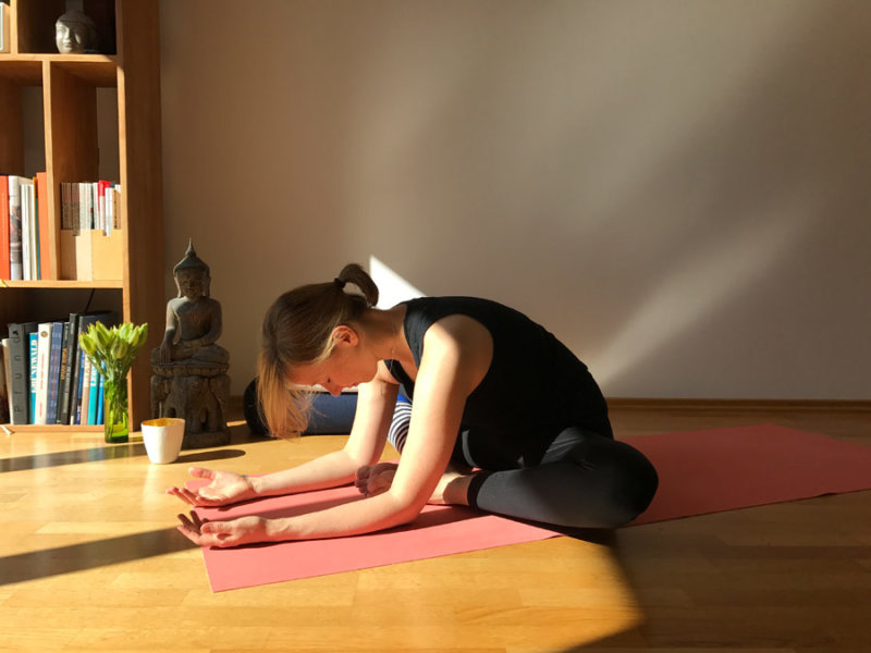 Die 8 besten Yin Yoga Übungen zum Entspannen - pures Loslassen